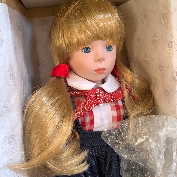 Dynasty Doll Collection | Toys | Dynasty Doll Collection Becky Doll In ...